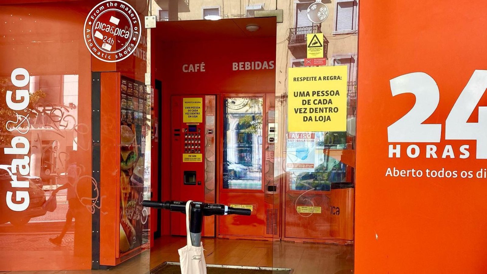 Grocery Store Shopping: Navigating Supermarkets in Portugal