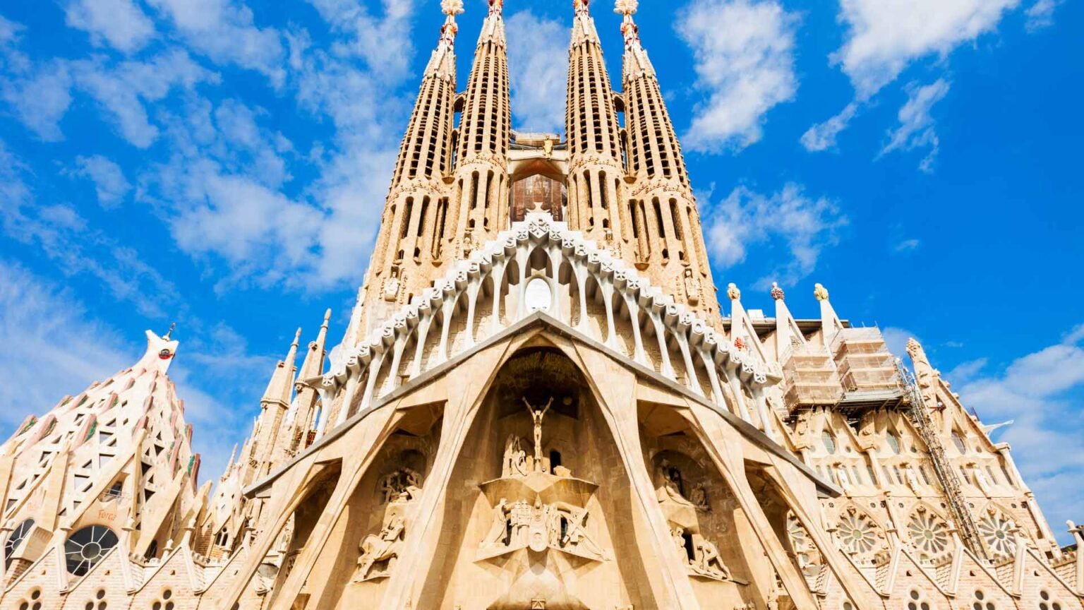 ¿Sabes Dónde se Ubica Barcelona? | Europe Travel Insider