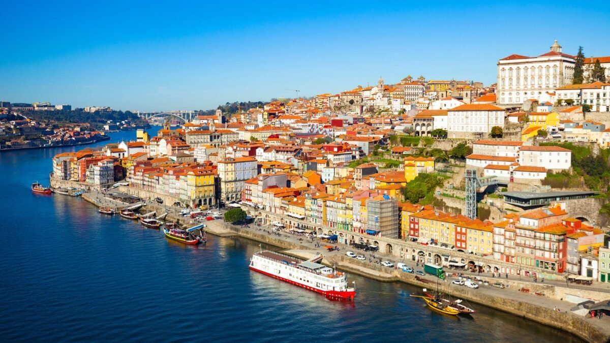 Requisitos para Viajar a Portugal desde España | Europe Travel Insider